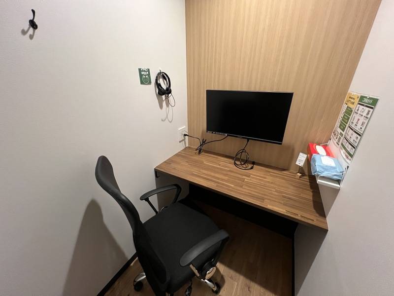 【西中島南方駅から徒歩5分】1時間 660円！｜1名用の完全個室（4F_ブース2）※予約時間前は入室不可